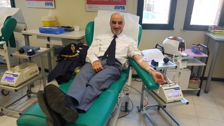 Prima donazione all'Avis per il Questore di Modena - AVIS Provinciale ...