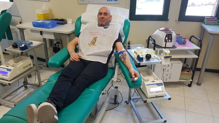 Prima donazione all'Avis per il Questore di Modena - AVIS Provinciale ...